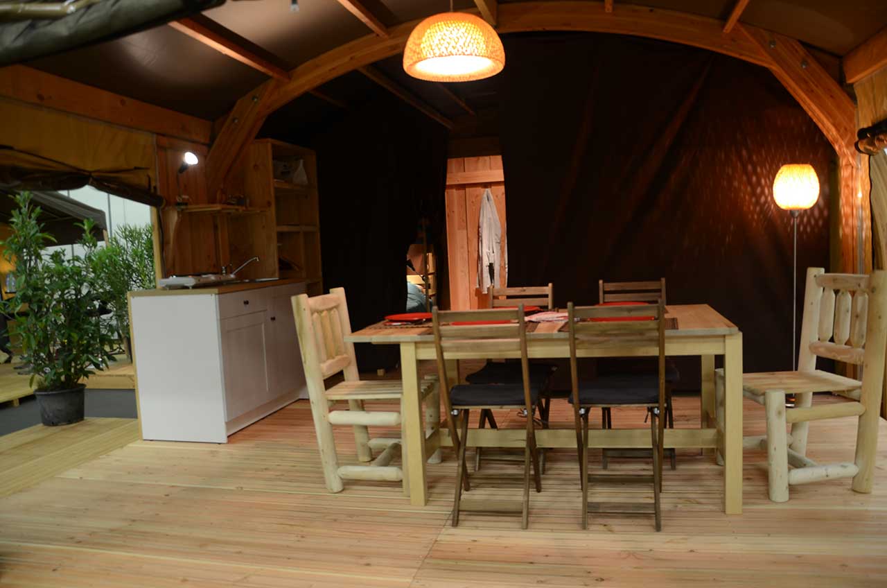 Tente lodge pour une expérience de camping inédite - Cabanologue